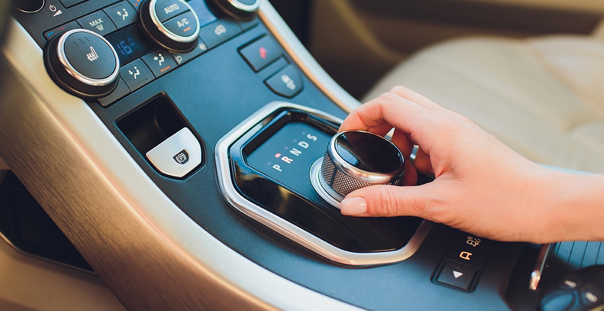 Cambio automatico: come funziona, uso, vantaggi e lettere | UnipolRental