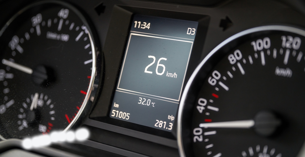 Come controllare e verificare i km reali di un'auto usata | UnipolRental